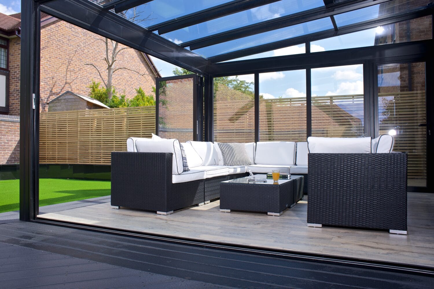 Aluminium Doors, Windows & Glazing Products | Exterior Spaces by Express