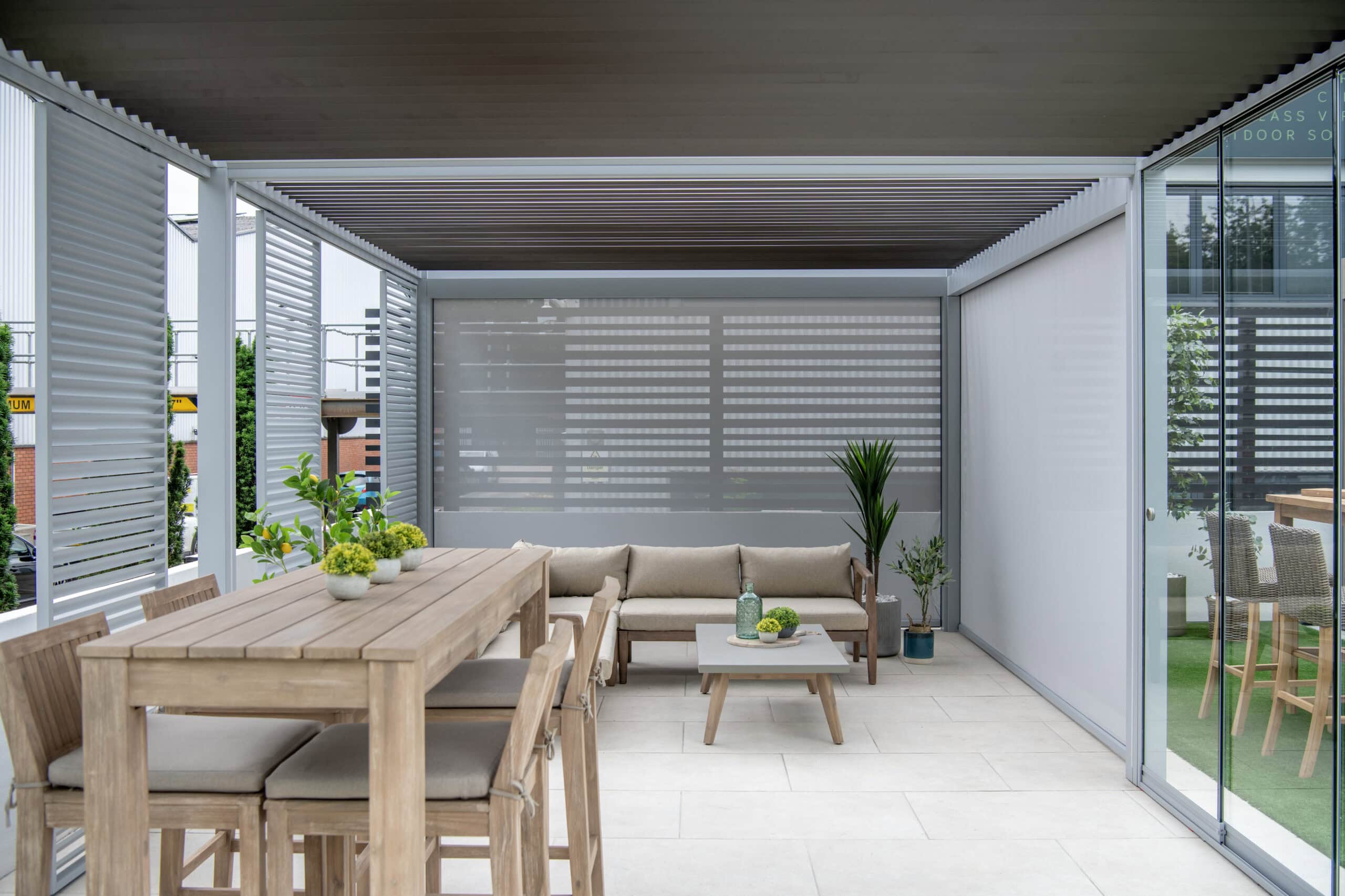 How to Create a Welcoming Alfresco Dining Space Year Round